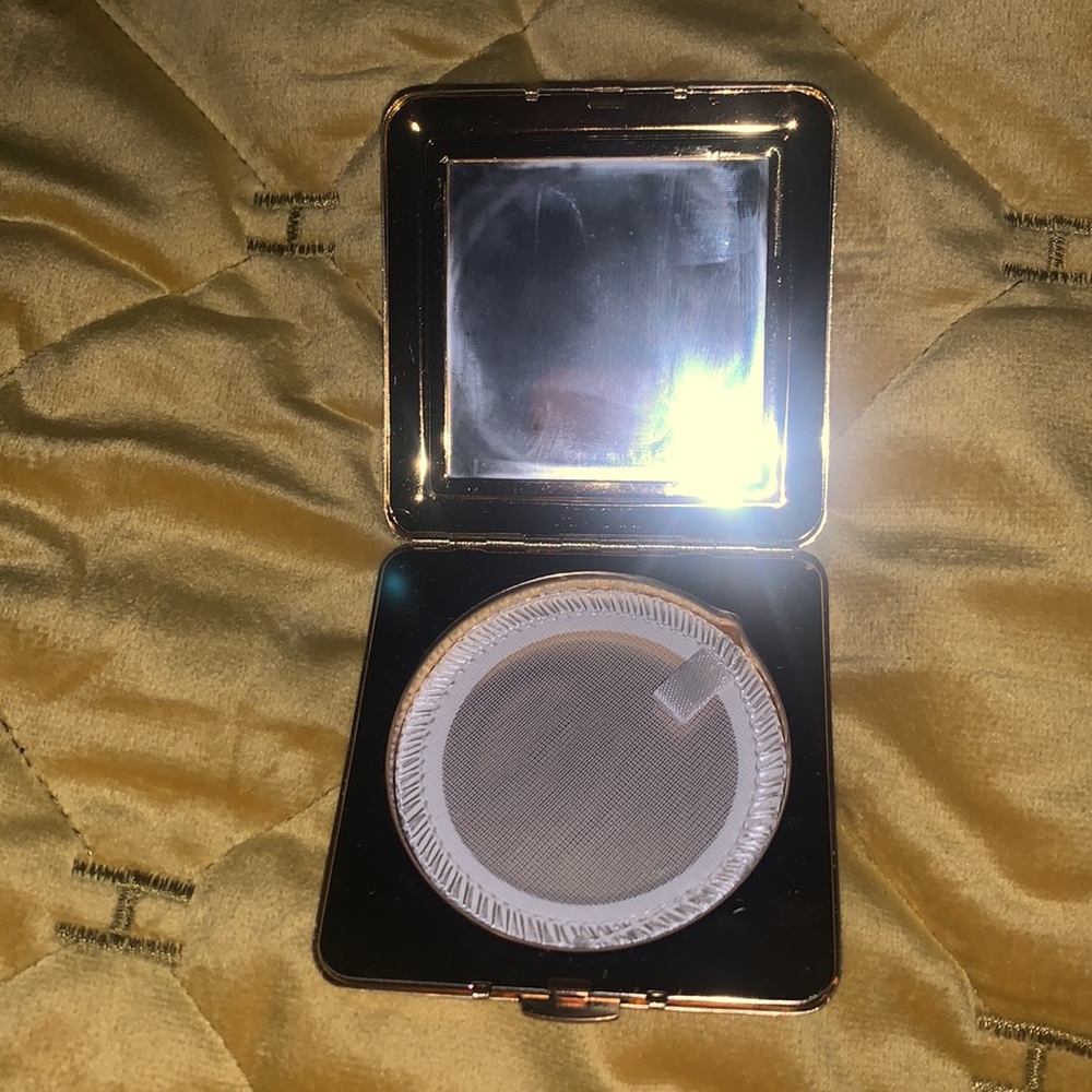 Vintage 1960 Avon Makeup Compact! - Gem